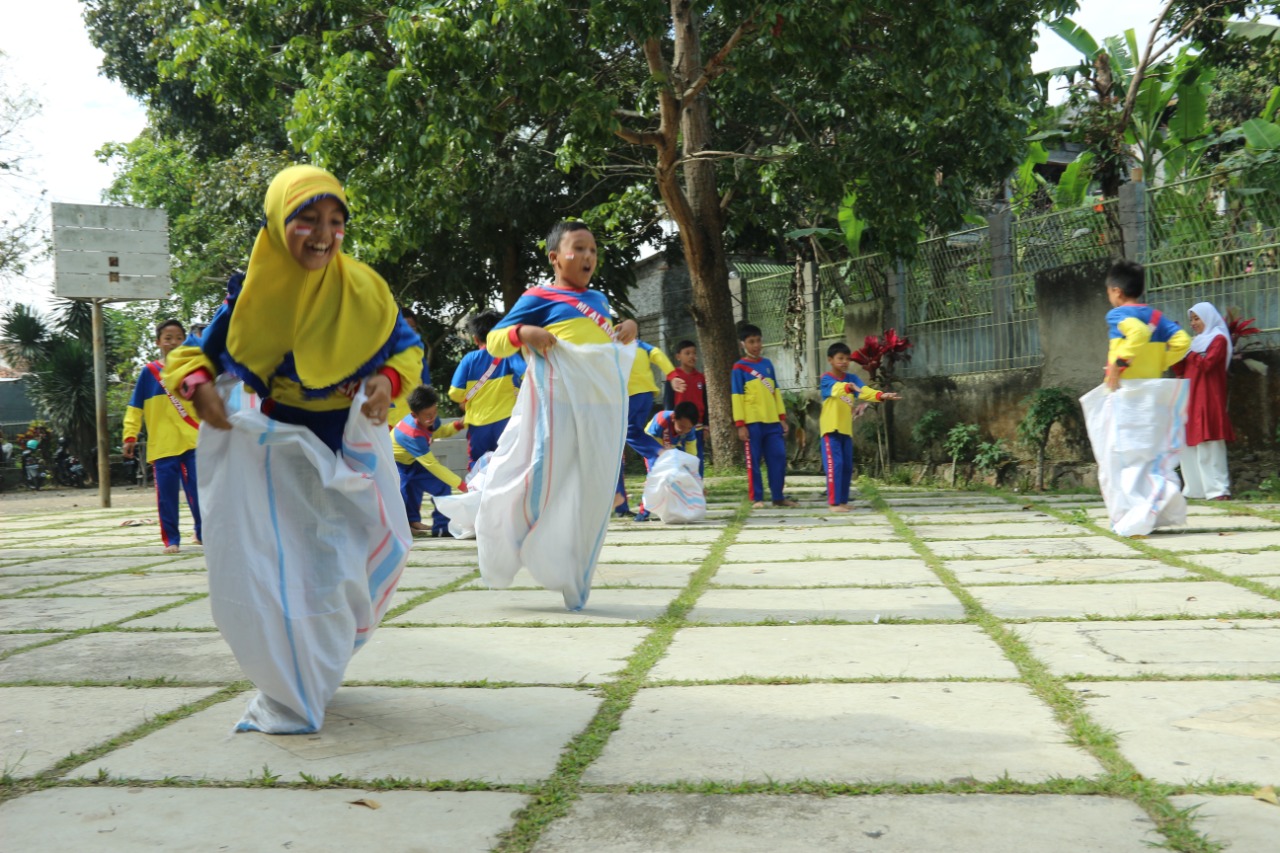 Menggali Makna dalam Perlombaan Memperingati Hari Kemerdekaan - Al ...